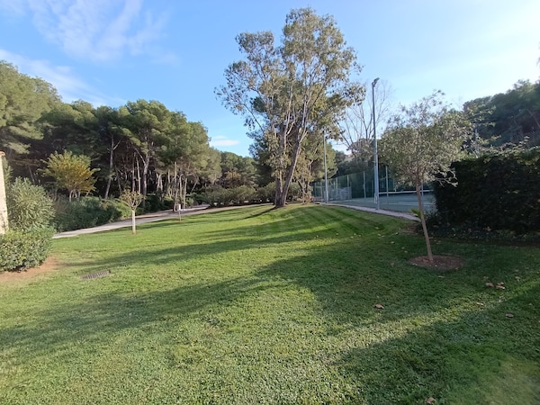 Appartement Avec Balcon Dans Domaine Prestigieux - Le brusc