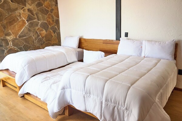Renta De Hermosa Casa Campestre En Granja De Ovejas Lecheras En Medio Del Bosque - Querétaro