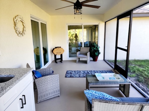 Charming Family/pet Friendly 3-bedroom New Home~wifi And Ac~near Beaches & Park - Port Charlotte, FL