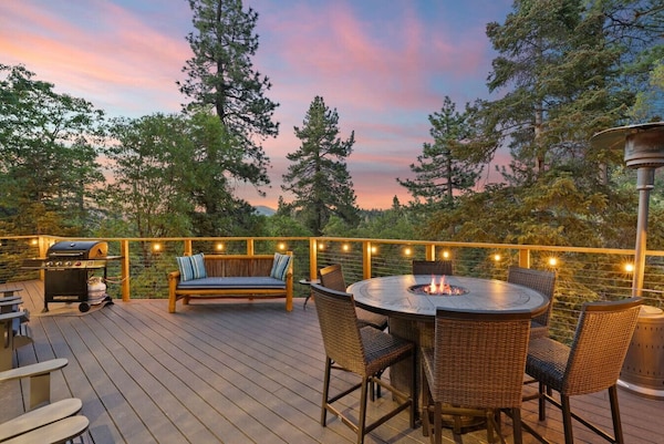 A-frame Luxury Escape | 5 Min Walk To Ski Resort - Big Bear Lake, CA