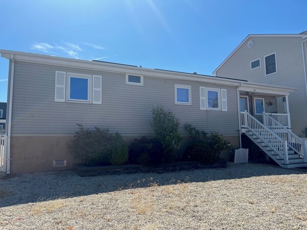 Waterfront Family Retreat With Dock, Kayaks & Beach Passes! - Beach Haven, NJ