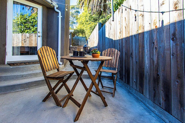 Beautiful Hummingbird Suite W/ Kitchenette, Patio & Parking In Santa Barbara - Santa Barbara, CA