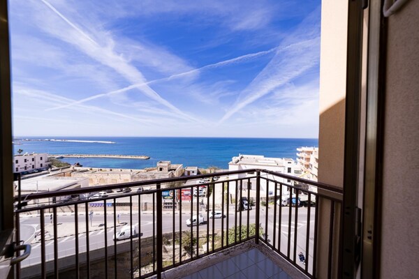 Five Sea View Apartments #1 - Gallipoli