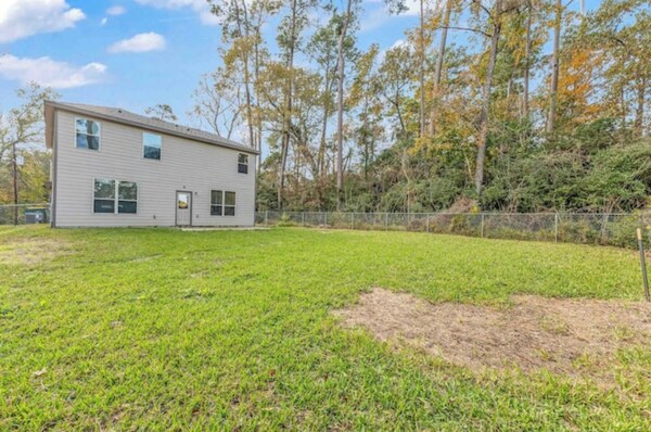 Spacious 4 Bd Home W King Bed - Lake Conroe