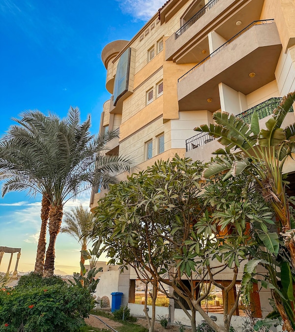 Fully Furnished 02 Br With Sea View Roof Top - Hurghada