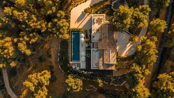 Paradou  An Exceptional Property  Sleeps 12 - Camargue