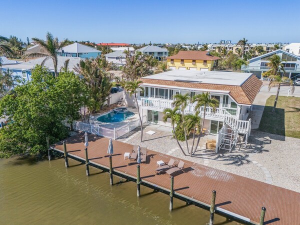 21591 Right Waterfront Duplex W/ Pool & Spa - Fort Myers Beach, FL