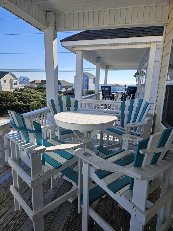 Coastal Comfort: 4-bedroom House With Pool And Sound Access, 3 Min Walk To Beach - Surf City, NC