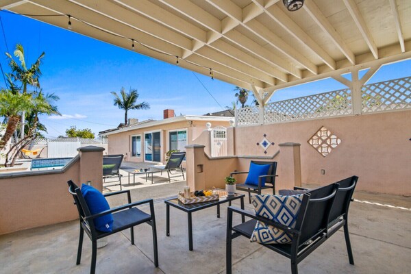 Sunny Escapes   Pool W/ Tub  Bbq - 4 Bedrooms - Downey, CA