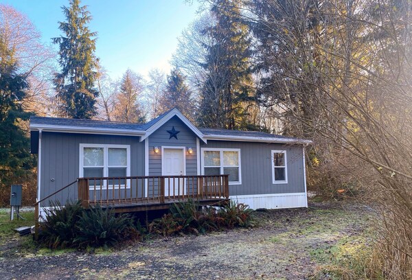 Cozy 3-bedroom Retreat In Forks, Wa  Your Tranquil Hideaway Awaits! - Forks, WA