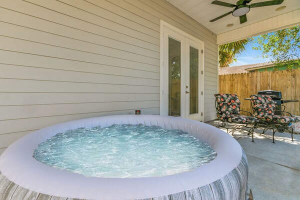4br, Hot Tub, Kid Friendly, Video Arcade, Jax Beach, Mayo Clinic, Fenced Yard - Jacksonville Beach, FL