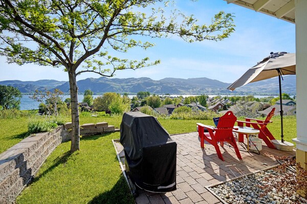 Sandy Overlook! - Perched Above The Pool & Beach! - Osoyoos