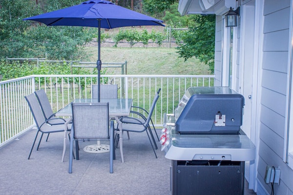 Naramata Countryside Cottage With View - Naramata