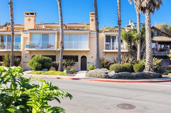 Capitola Village Condo - 1 Min Walk To Beach - Capitola, CA