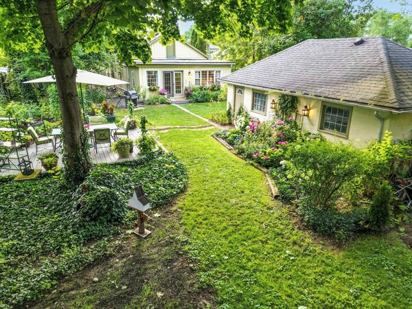 Modern French Cottage In Old Town! "The 506" - ナイアガラオンザレイク