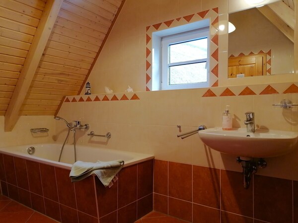 Ferienwohnung "Sterntaucher 4" - Dachgeschosswohnung Ca. 70 M² Für 2-4 Personen - Wustrow