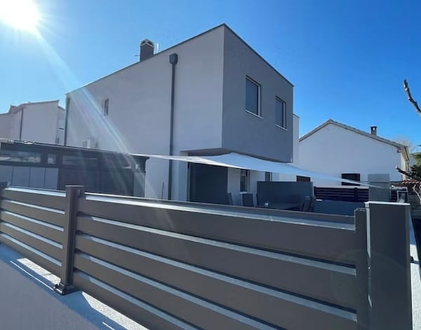 Traumhaftes Ferienhaus In Kroatien-nur 5 Gehminuten Zum Strand - Privlaka