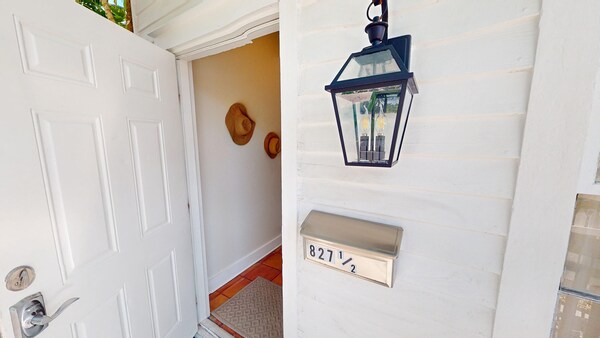 Charming 1923 2 Bedroom, 1 Bath Home With Bonus Loft. - Key West, FL