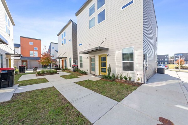 New-swamp House-luxury Amenities-65" Tv-fast Wifi - Lafayette, LA