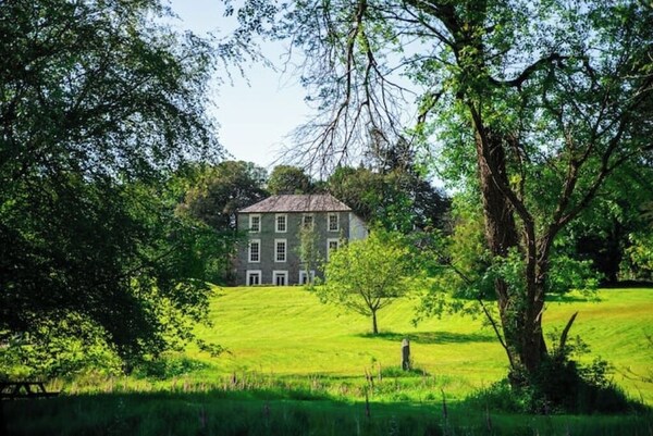 Ardnavaha House Poolside Cottage 4\n\n - Clonakilty
