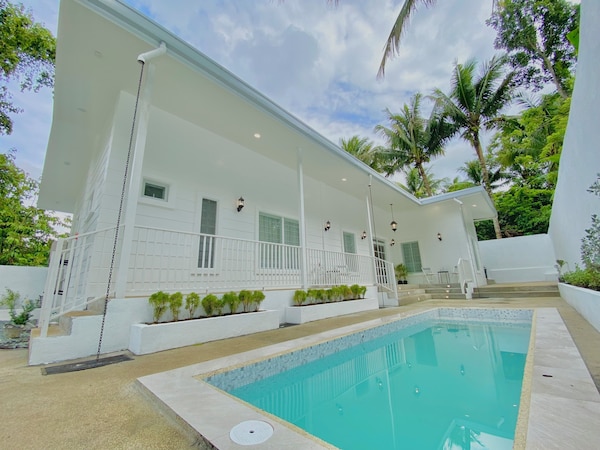 Charming 3-bedroom Bungalow With Ac, Wifi And Bonfire In Enjoyable Amadeo - Tagaytay