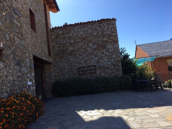 Country House 'Cal Poeta' With Mountain View, Private Garden And Wi-fi - Bellver