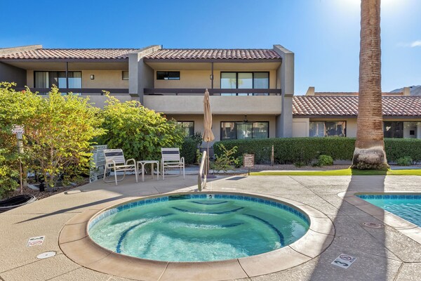 Midtown Mountain View Villa -Downtown Palm Springs - Center Court Club Complex N - Palm Springs, CA