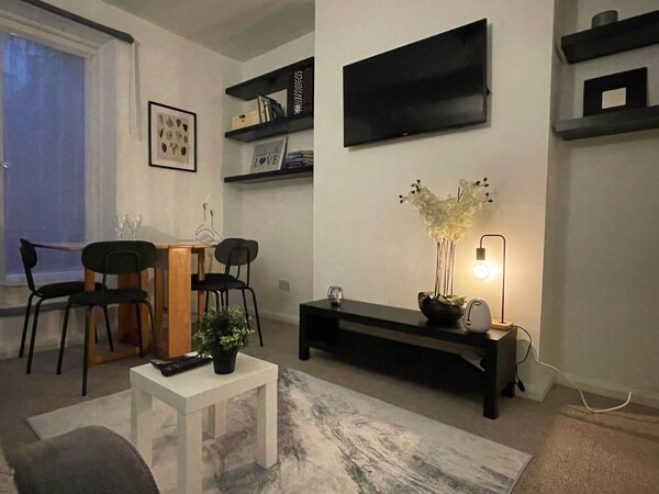 Modern And Luxurious 2 Bed Apartment - Fulham