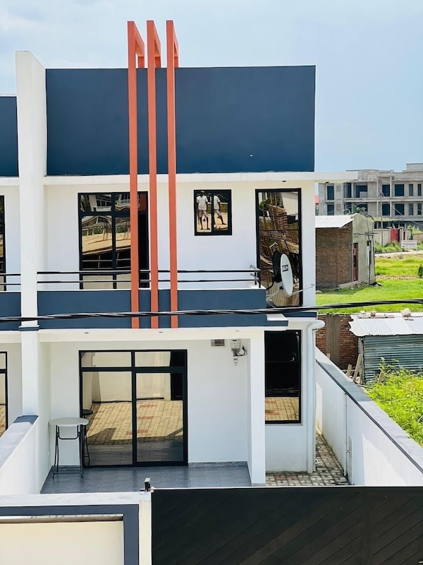 Wonderful 4-bedroom Apartment In Bujumbura Mairie In Quartier Miroir. - Buyumbura