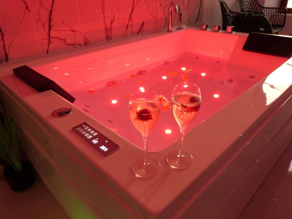 Le Triplex Romantique *Spa* Balnéo Duo * Sauna - Luc-sur-Mer