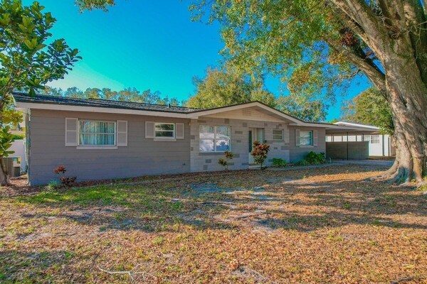 Winter Haven Hideaway - Winter Haven, FL
