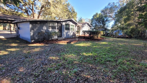 Sleeps 14! Country Cottage Of Ocala -Close To Wec, Silver Springs, State Parks, - Ocala, FL