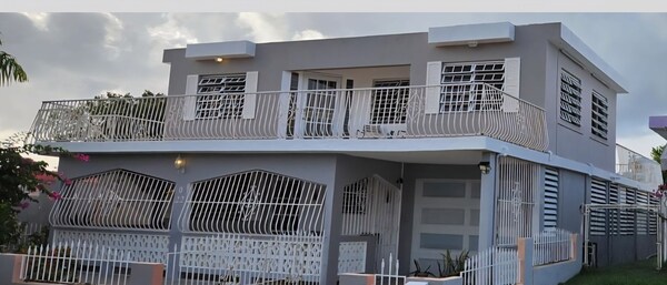Nice 2-bedroom 2nd Floor Apartment With Ac, Wifi In Fabulous Fajardo And Views - Fajardo
