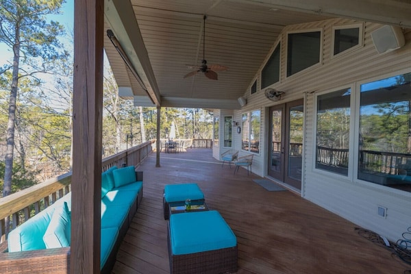 Luxurious  Balboa Lakefront Retreat - Hot Springs Village, AR