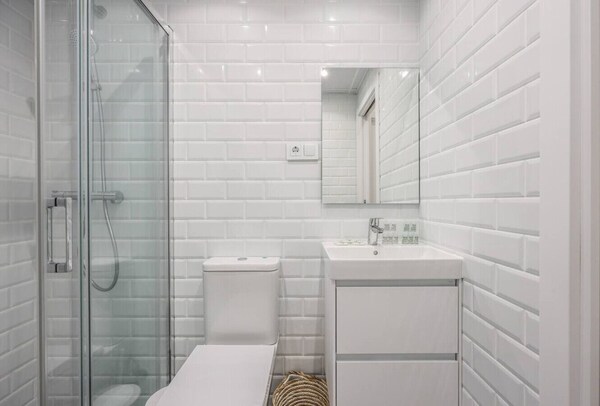 Urban Tranquility In Madrid With Modern Comforts - Chamartín