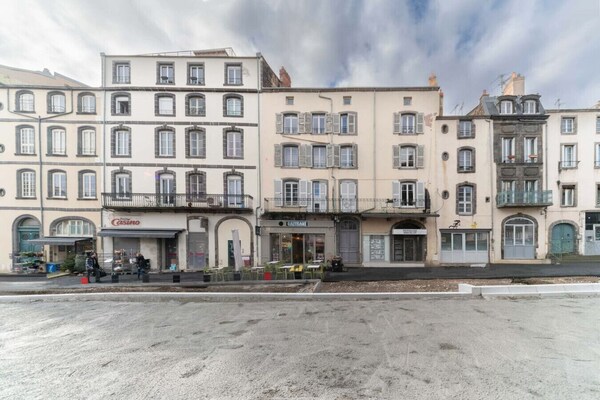 Vrbo Property - Aubière