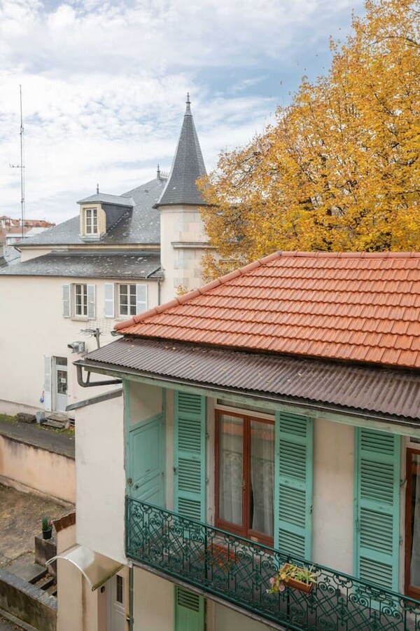Vrbo Property - Cusset