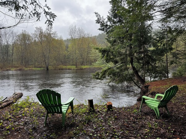 Private Modern Riverfront Ski Chalet - Near Gore Mountain And Lake George - New York (staat)