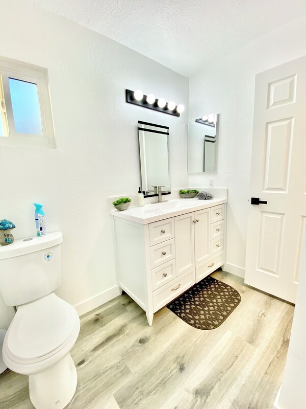 3bed 2bath Home Central Mojave With King Bed, Wifi, Remote And Contract Workers - Mojave, CA