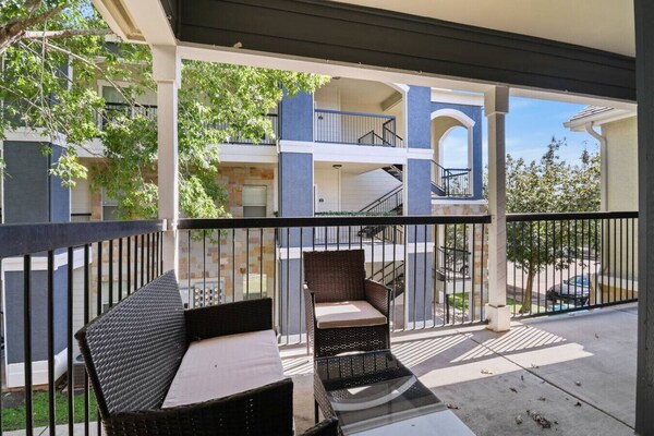 Winter Modern Stay: Family & Corporate Friendly - Sugar Land, TX