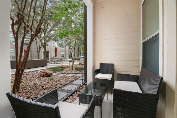Clear Lake Stay W/ Pool View: Family Friendly - League City, TX
