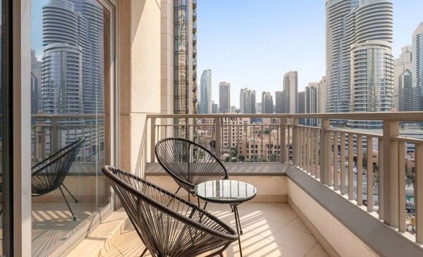 Stylish 1br +Maid Apartment In Downtown | Pool&gym - Dubai