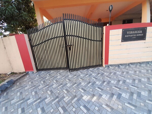Charming Bungalow With Ac And Wifi In Beautiful Dabolim - Goa