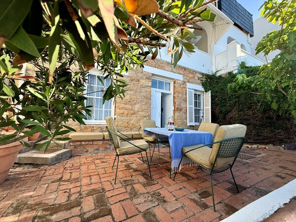 Charming Heritage Cottage, Sleeps 2 - Opposite Bikini Beach - Kapstadt