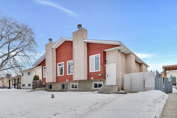Cindy - 3 Bedrooms, Cozy Main Floor Suite! - Beaumont