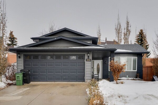 Wesley -Large 5bdrm 3 Baths Home, Minutes To Wem! - Galaxyland Powered by Hasbro