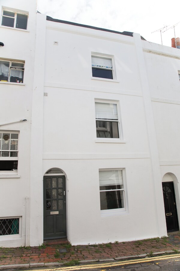 Eco Townhouse, Central Brighton Near Beach. 4 Bedroom & Family Friendly - Hove