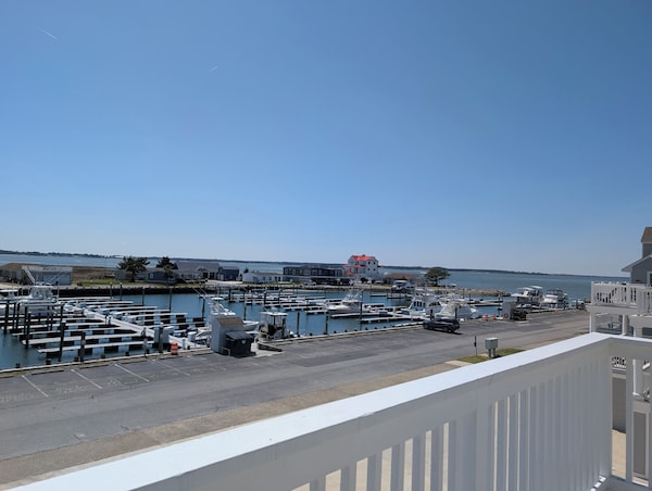 Bayside Bliss. South Shore Marina W/views. 3br Th W/decks, Pool & Prime Location - Delaware