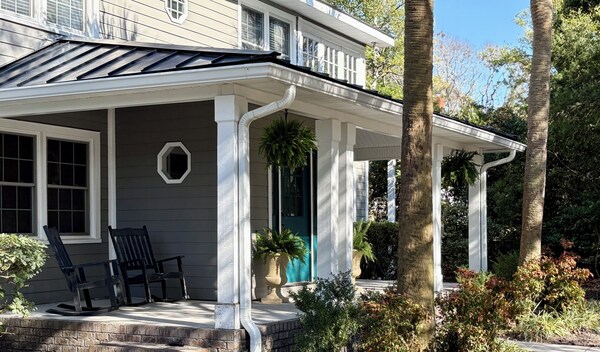 Brand New Listing...spacious And Charming 5 Bedroom Home In Myrtle Beach - Myrtle Beach, SC