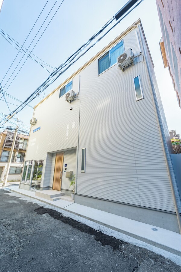 Newly Built House For Rent / 2-minute Walk From Popular Tenka-chaya Station With Direct Access From Dotonbori, Kuromon Ichiba, Namba, And Kansai Airport / Many Supermarkets / Newly Built House For Rent / Newly Built House For Rent - Japon